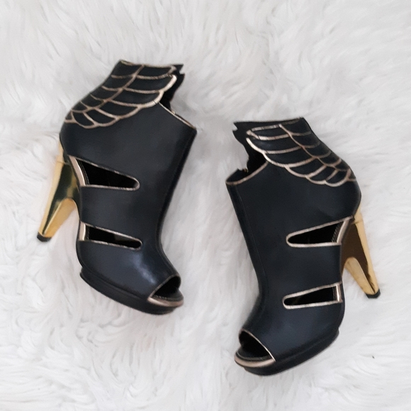 Topshop | Shoes | Top Shop Unique Leather Booties 85 | Poshmark